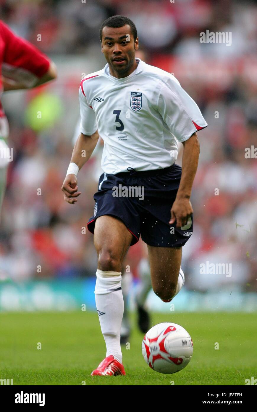 ASHLEY COLE ENGLAND & ARSENAL FC OLD TRAFFORD MANCHESTER 30 May 2006 ...