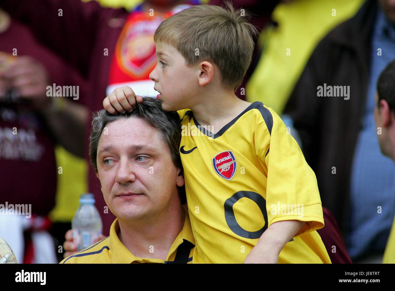 Arsenal fan young hi-res stock photography and images - Alamy