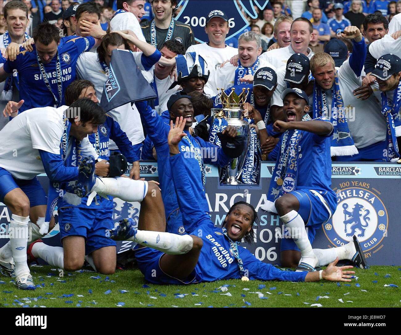 CHELSEA CELEBRATE CHELSEA V MANCHESTER UNITED STAMFORD BRIDGE CHELSEA ...