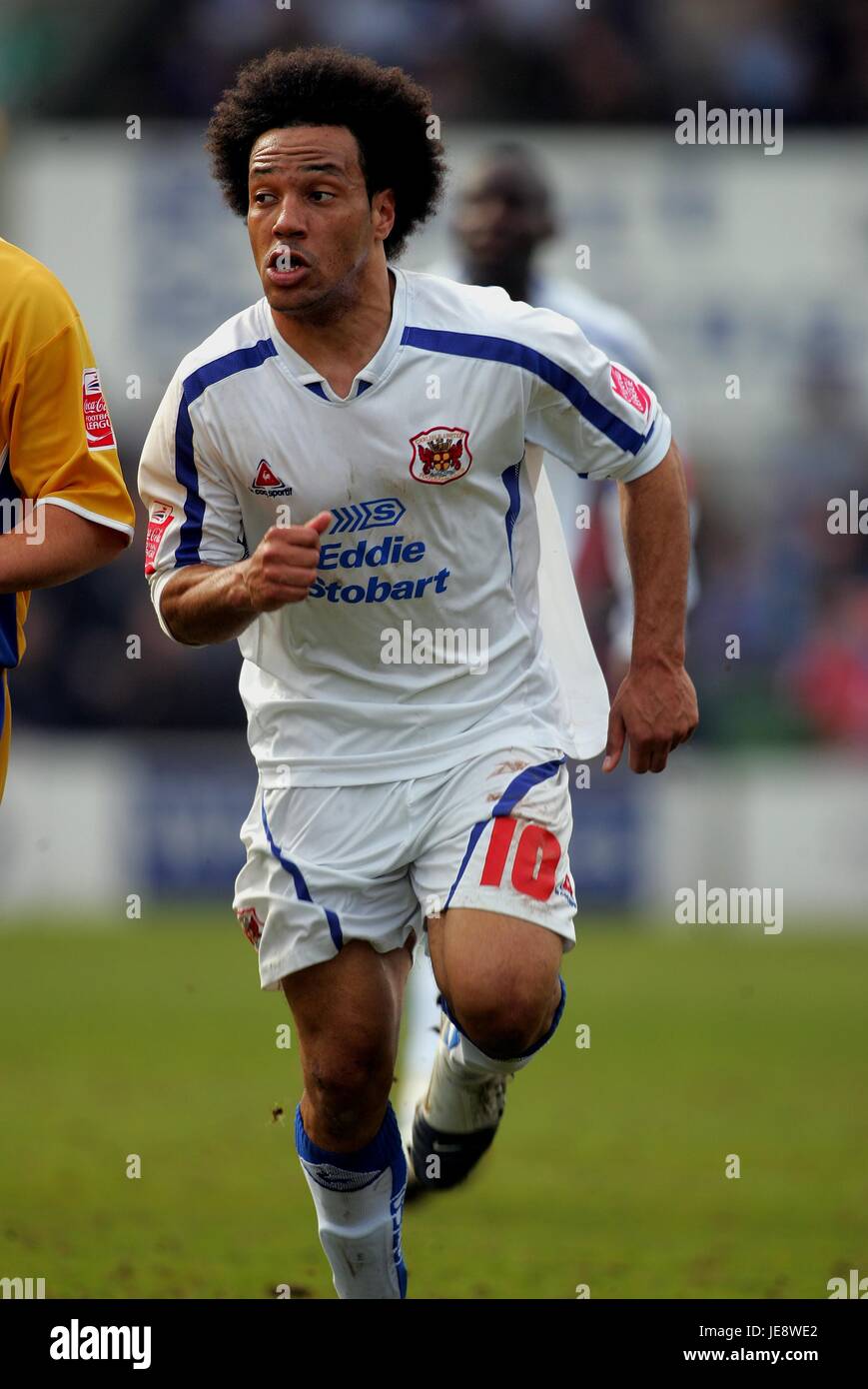 KARL HAWLEY CARLISLE UNITED FC FIELD MILL MANSFILED ENGLAND 22 April ...