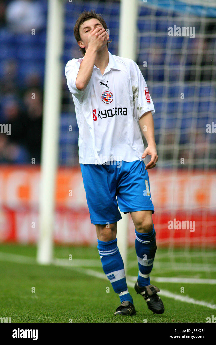 JOHN OSTER READING FC WALKERS STADIUM LEICESTER ENGLAND 25 March 2006 ...