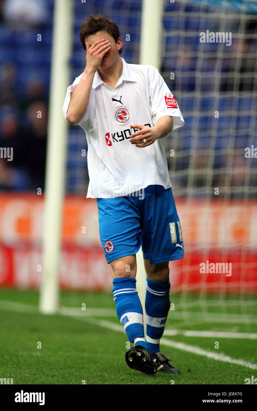 JOHN OSTER READING FC WALKERS STADIUM LEICESTER ENGLAND 25 March 2006 ...