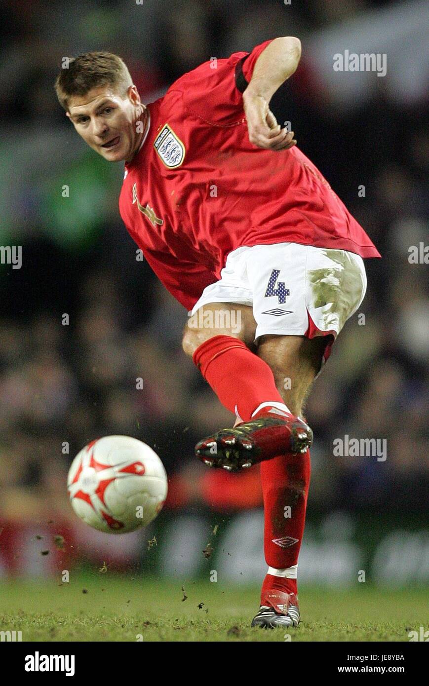 STEVEN GERRARD ENGLAND & LIVERPOOL FC ANFIELD LIVERPOOL ENGLAND 01 ...
