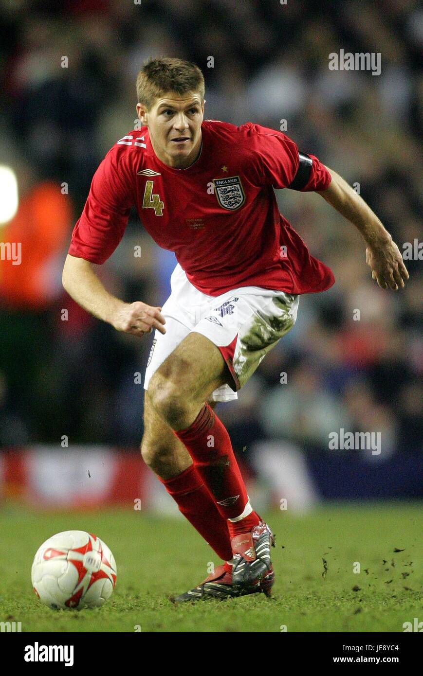 STEVEN GERRARD ENGLAND & LIVERPOOL FC ANFIELD LIVERPOOL ENGLAND 01 ...