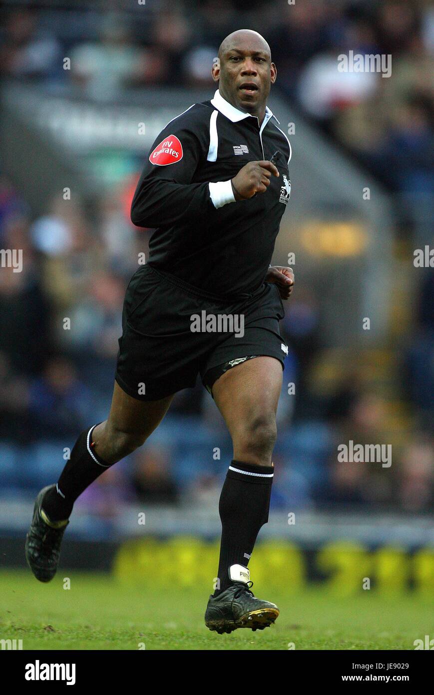 URIAH RENNIE FOOTBALL REFEREE EWOOD PARK BLACKBURN ENGLAND 25 February ...