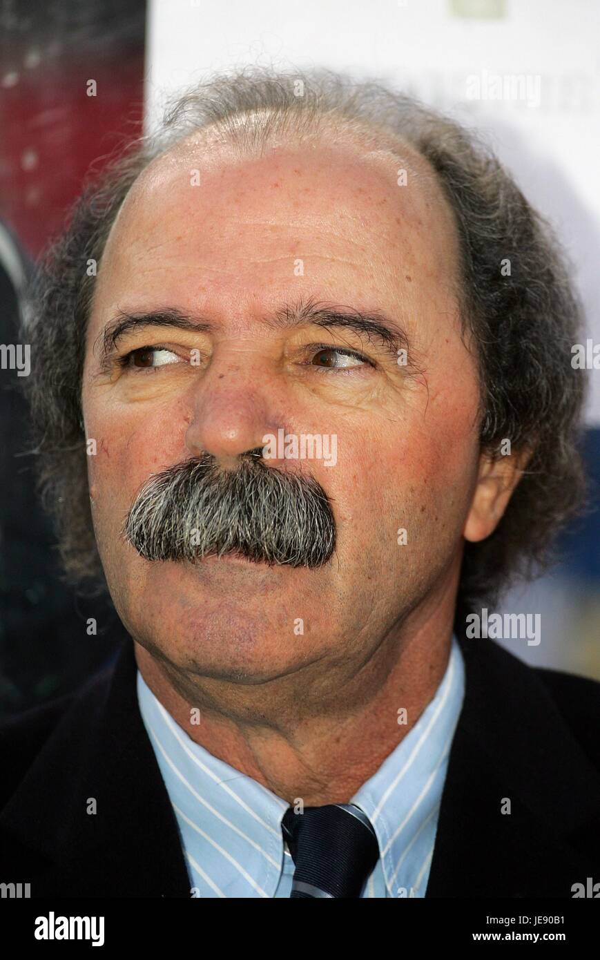 ARTUR JORGE CAMEROON NATIONAL COACH MILITARY STADIUM CAIRO EGYPT 21 ...