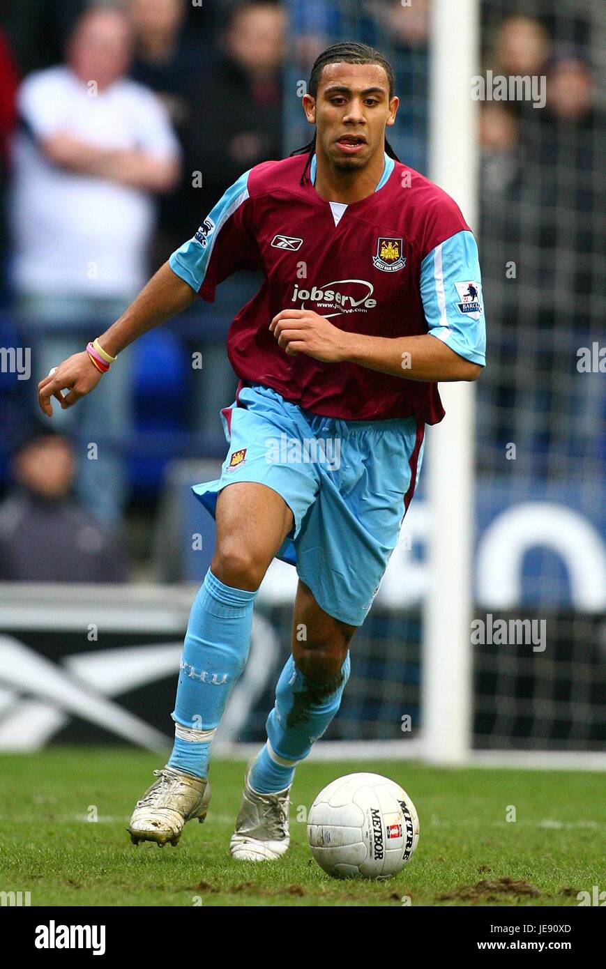 ANTON FERDINAND WEST HAM UNITED FC REEBOK STADIUM BOLTON ENGLAND 18 ...