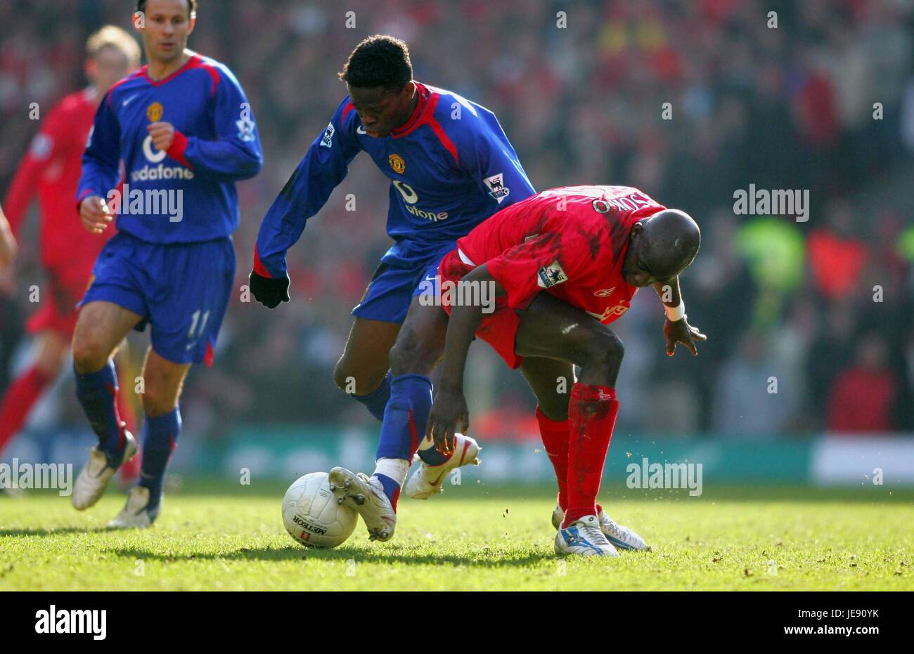 Anfield mohamed sissoko hi-res stock photography and images - Alamy