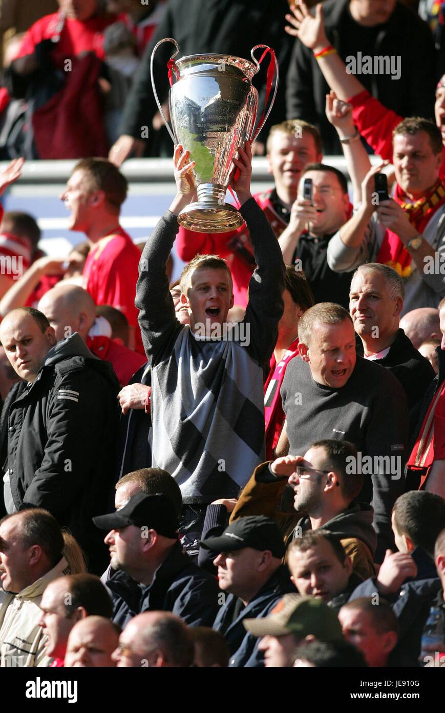 Fan trophy hi-res stock photography and images - Alamy