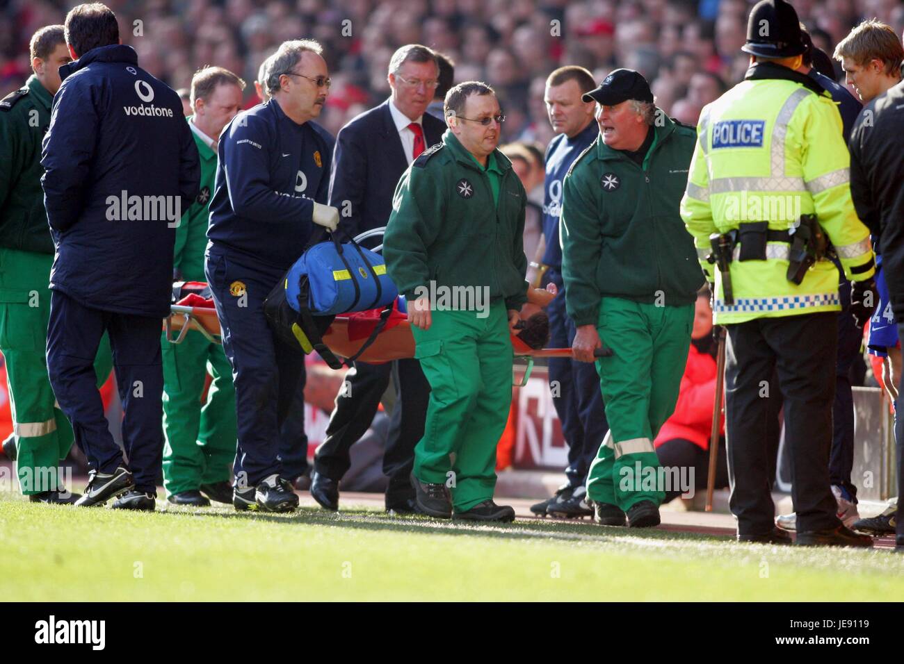 ALEX FERGUSON & ALAN SMITH LIVERPOOL V MANCHESTER UTD ANFIELD LIVERPOOL ...