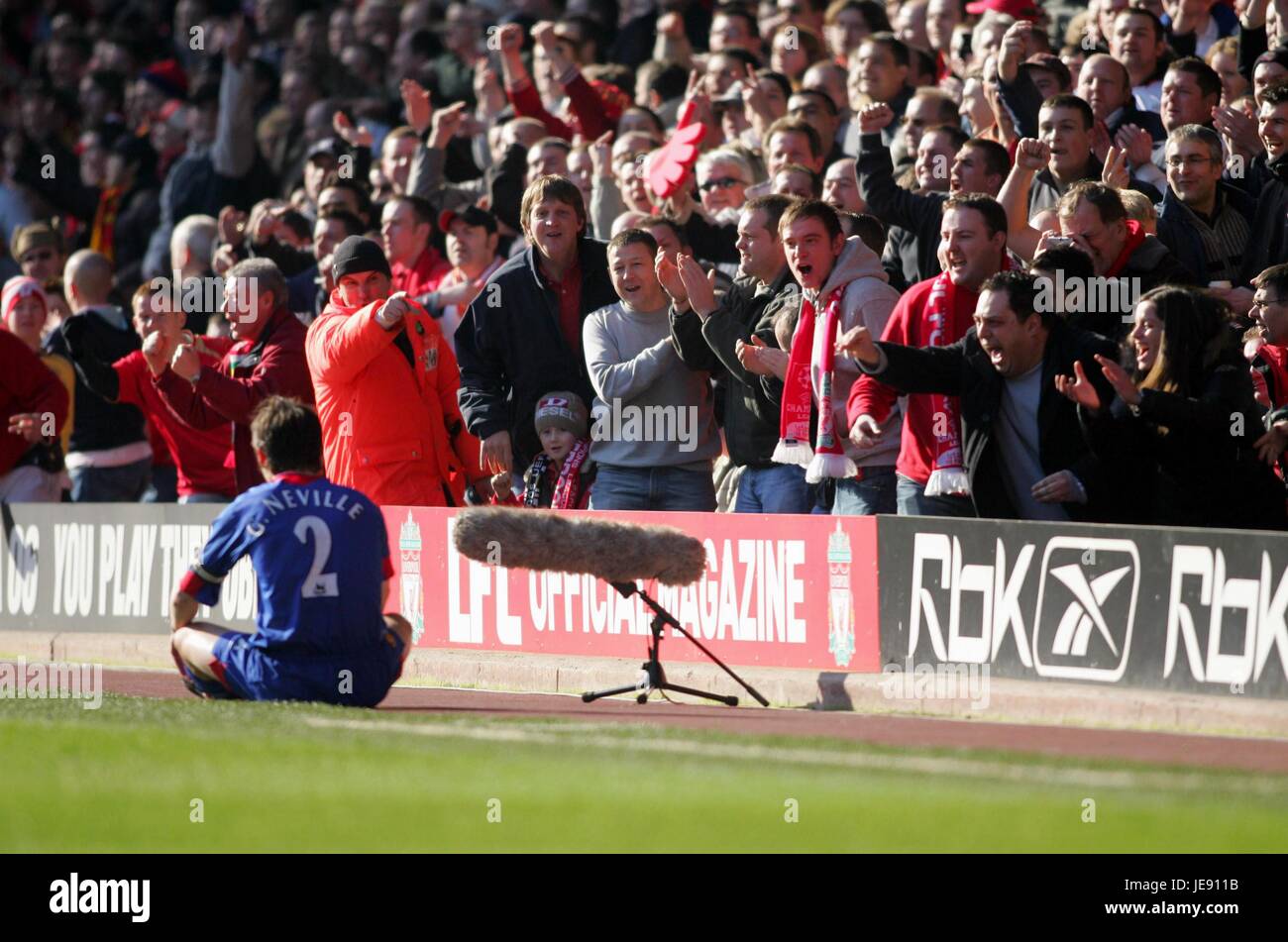 Gary neville liverpool hi-res stock photography and images - Alamy