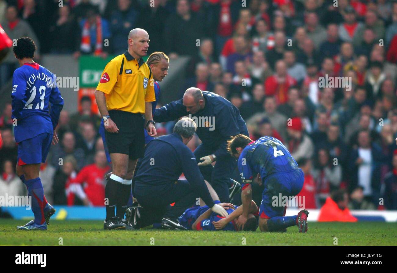 ALAN SMITH LIVERPOOL V MANCHESTER UTD ANFIELD LIVERPOOL ENGLAND 18 ...