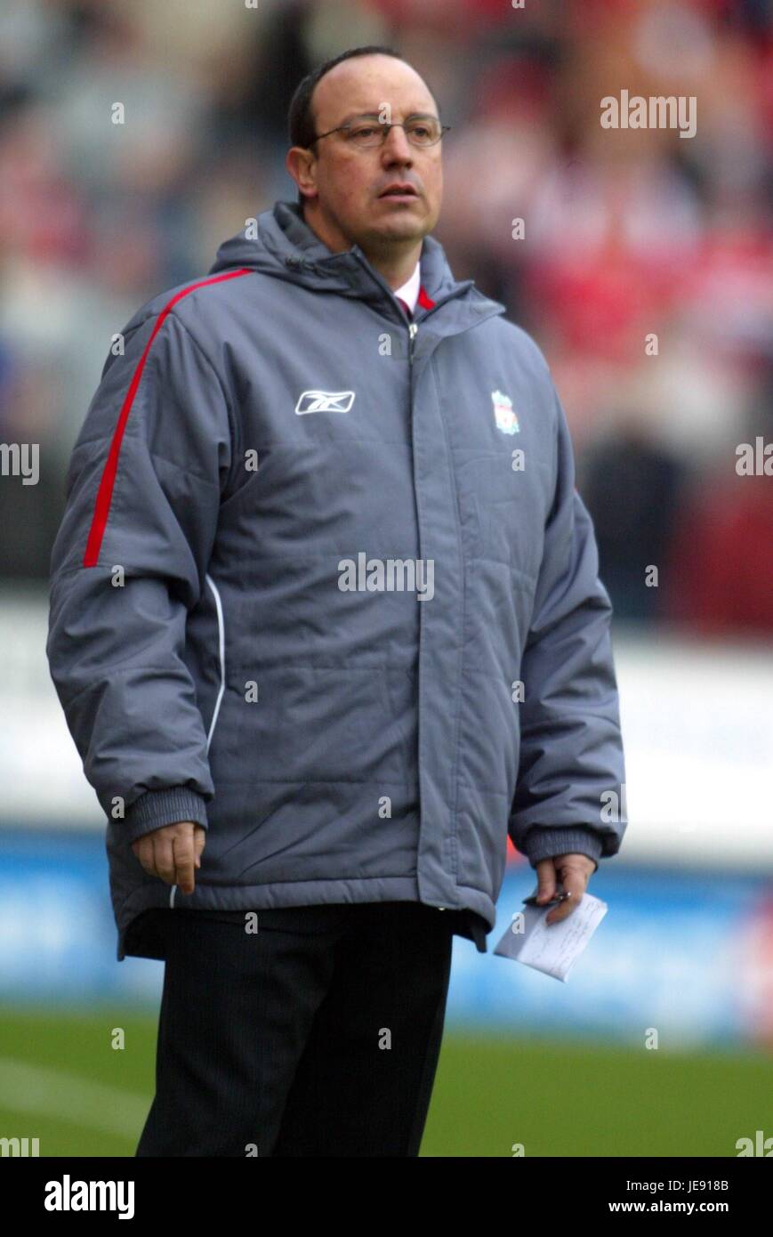 RAFAEL BENITEZ LIVERPOOL FC COACH JJB STADIUM WIGAN ENGLAND 11 February ...