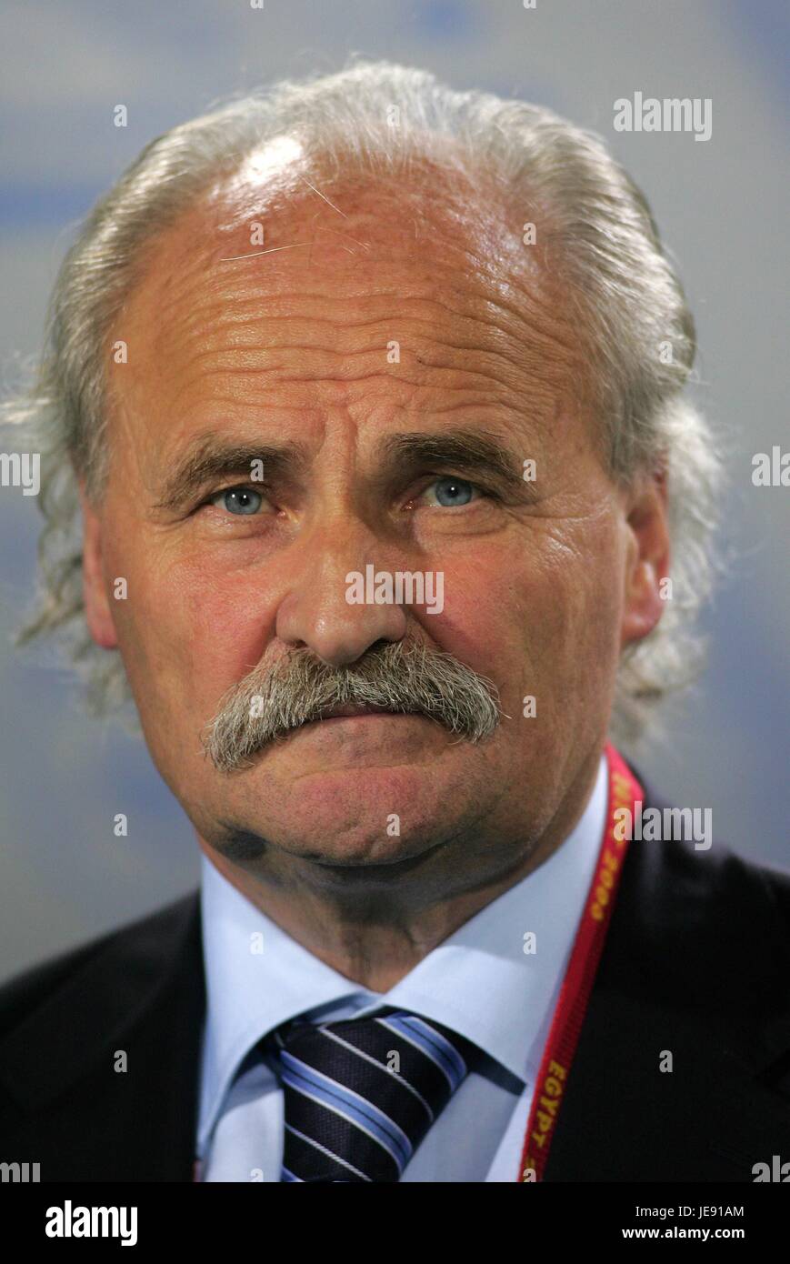 ILIJA LONCAREVIC LIBYA COACH CAIRO STADIUM EGYPT 20 January 2006 Stock ...