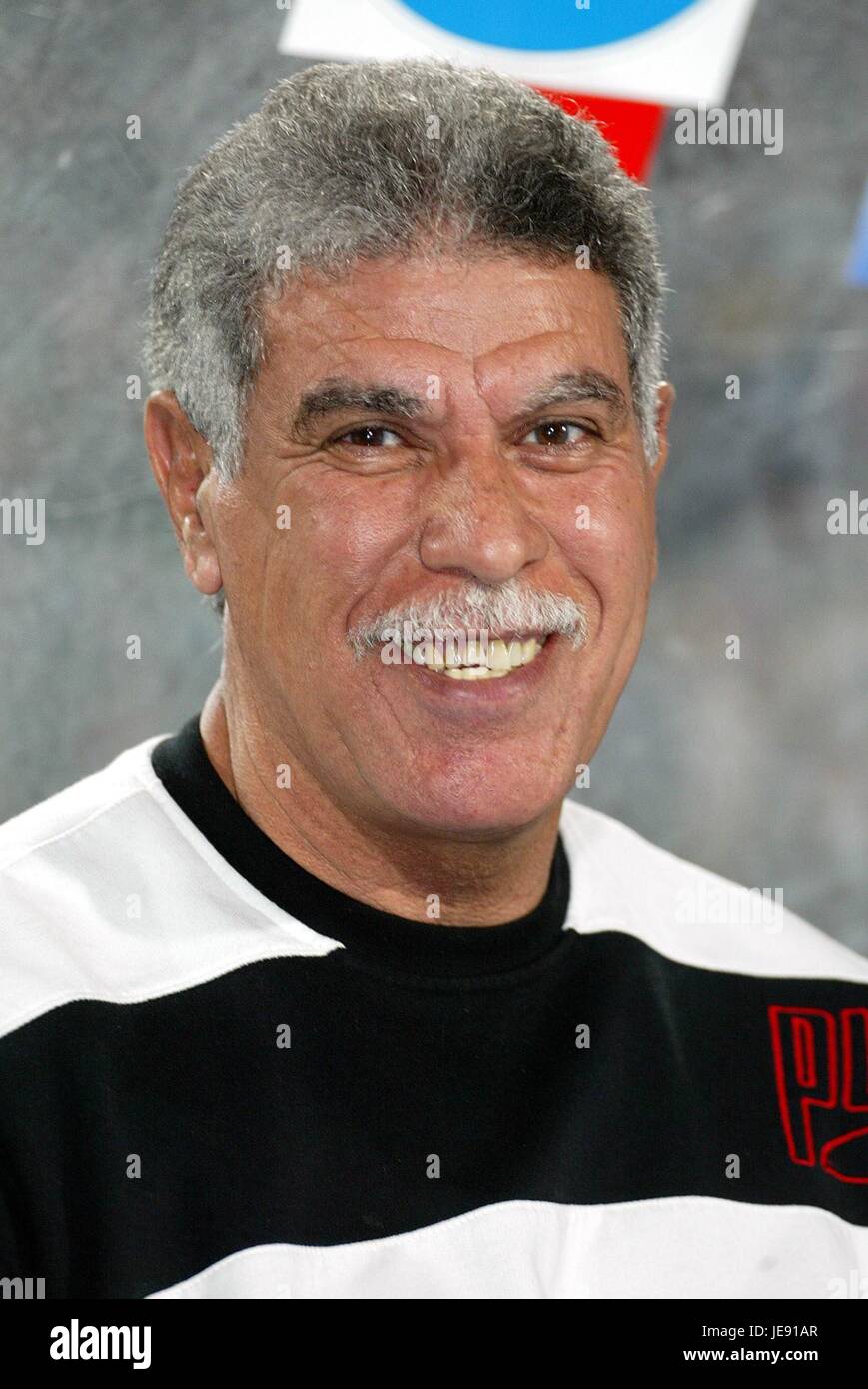 HASSAN SHEHATA EGYPT FOOTBALL COACH CAIRO STADIUM EGYPT 20 January 2006 ...