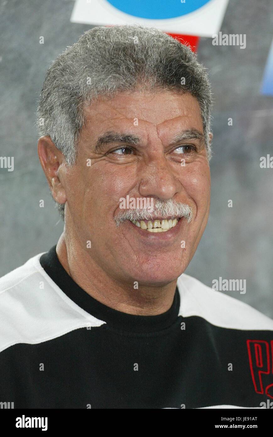 HASSAN SHEHATA EGYPT FOOTBALL COACH CAIRO STADIUM EGYPT 20 January 2006 ...