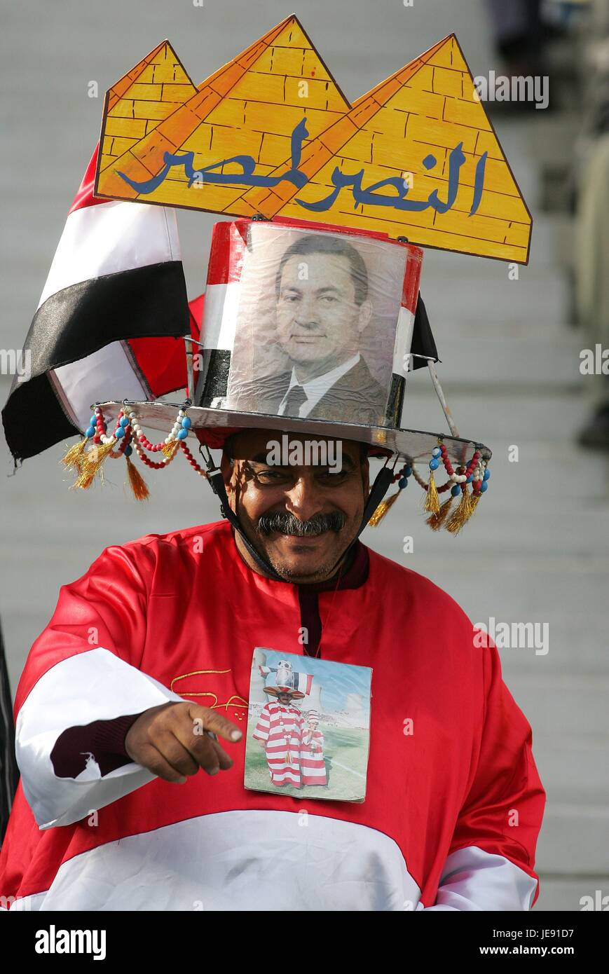 EGYPTIAN FAN AFRICAN CUP OF NATIONS CAIRO STADIUM EGYPT 20 January 2006 ...