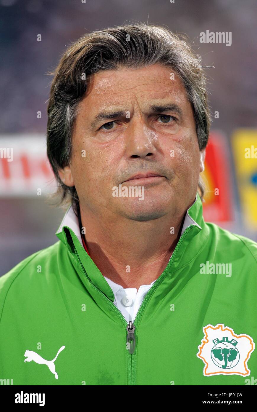 Ivory coast football coach hi-res stock photography and images - Alamy