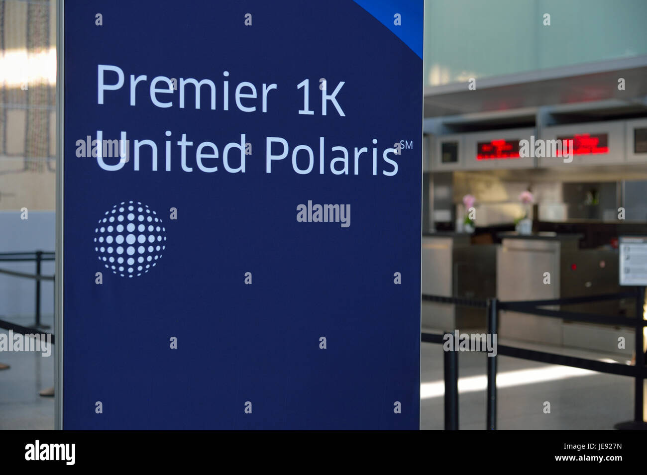 San francisco airport terminal interior hi-res stock photography and ...