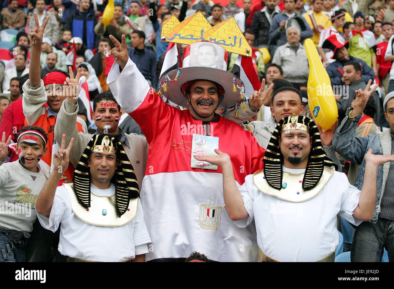 EGYPTIAN FANS AFRICAN NATIONS CUP CAIRO INTERNATIONAL STADIUM CAIRO ...