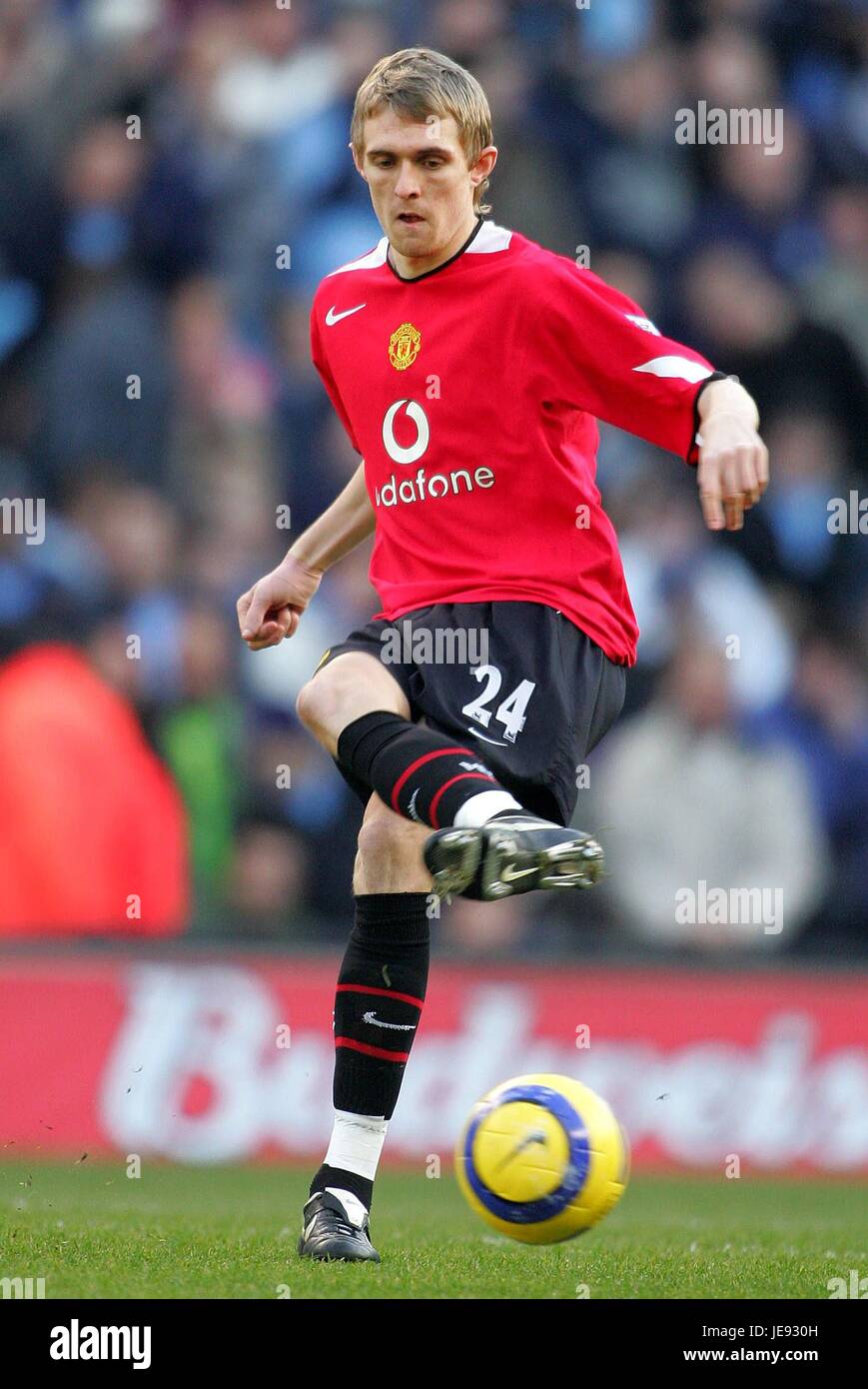 DARREN FLETCHER MANCHESTER UNITED FC CITY OF MANCHESTER STADIUM ...