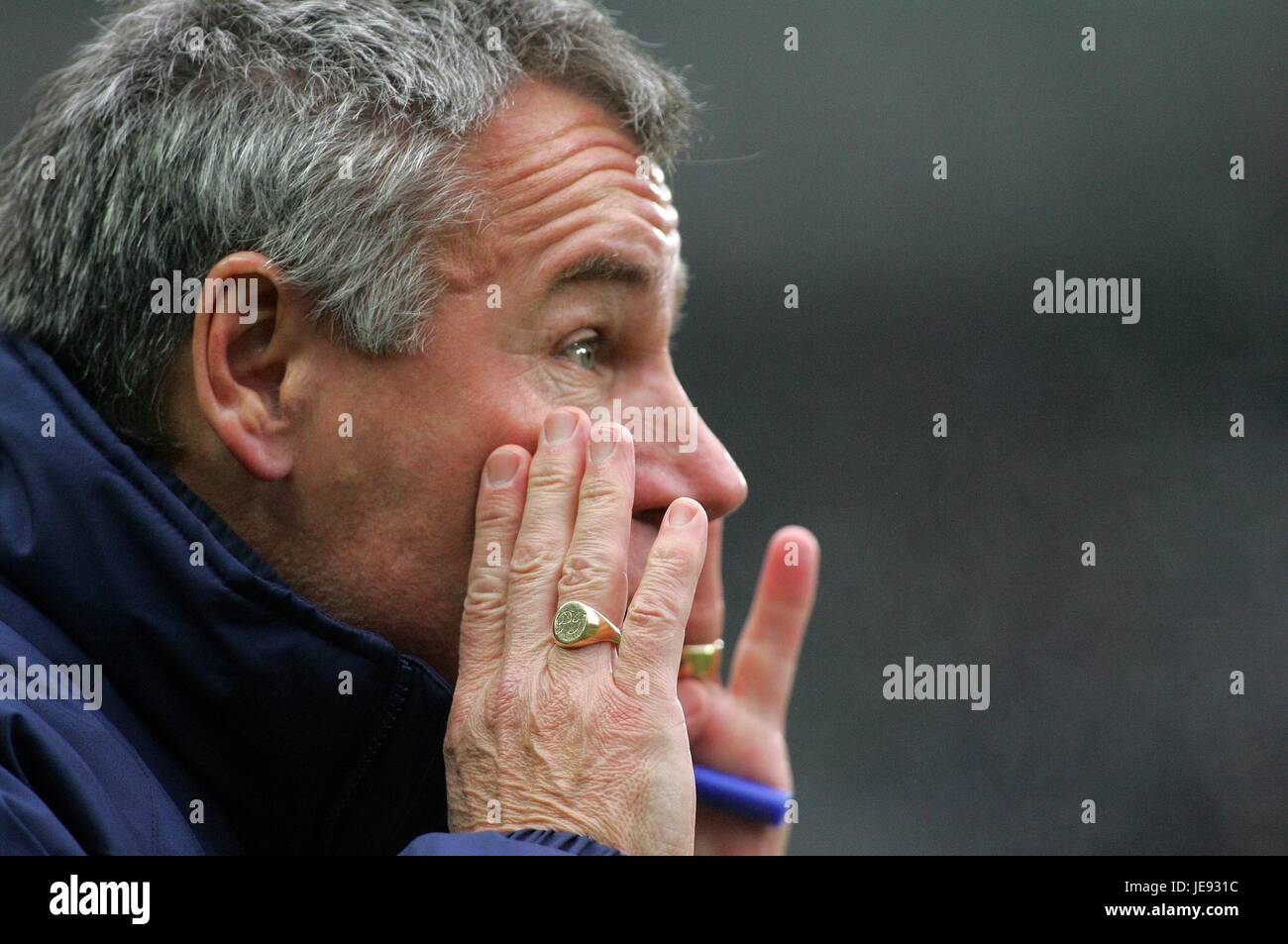 Football manager peter taylor hi-res stock photography and images - Alamy