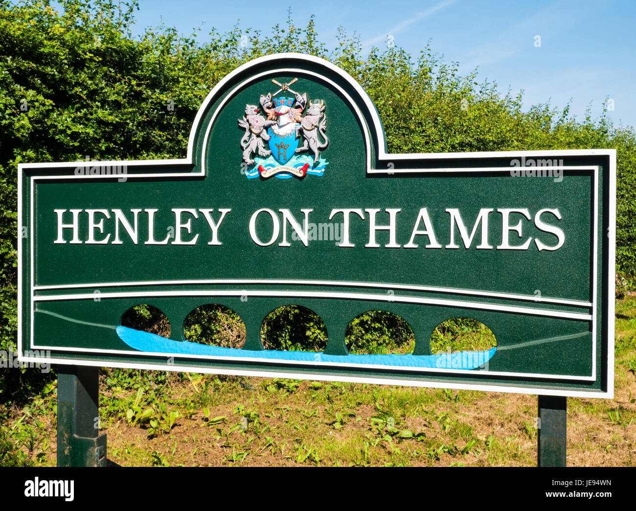 Henley sign hi-res stock photography and images - Alamy