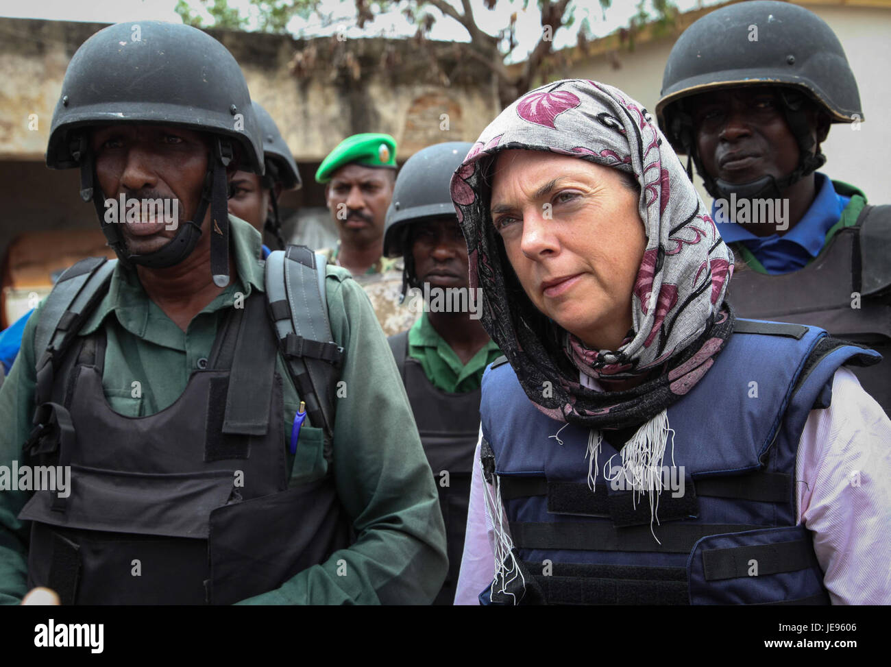 Head dfid hi-res stock photography and images - Alamy