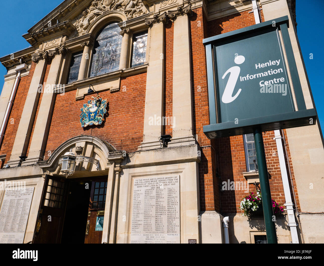 Town hall henley hi-res stock photography and images - Alamy