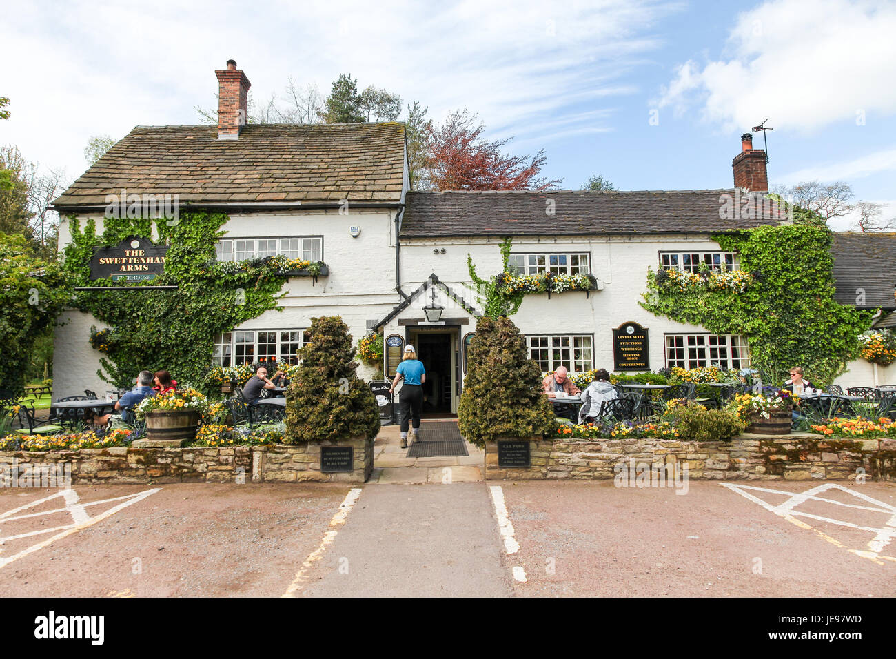Swettenham arms inn hi-res stock photography and images - Alamy