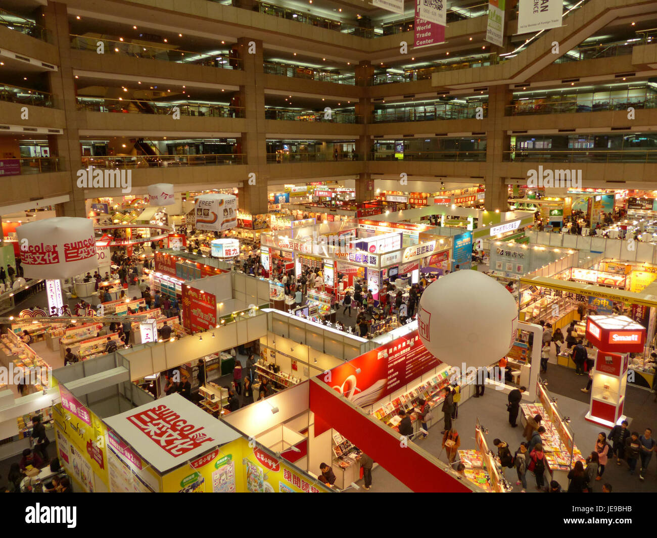 Networking event and aerial view hi-res stock photography and images ...