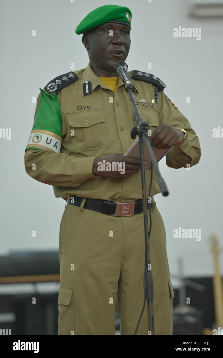 Police pass out parade hi-res stock photography and images - Alamy