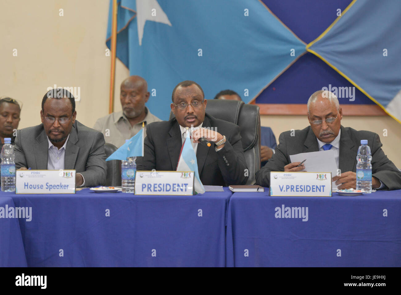 Donor round table hi-res stock photography and images - Alamy