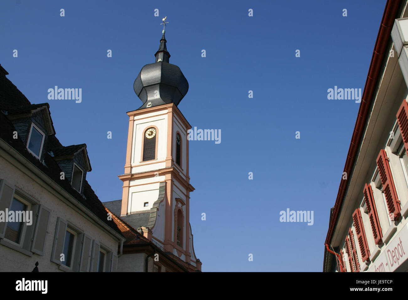 The image shows the Magdalenenkirche in Gernsheim, Germany. This church ...