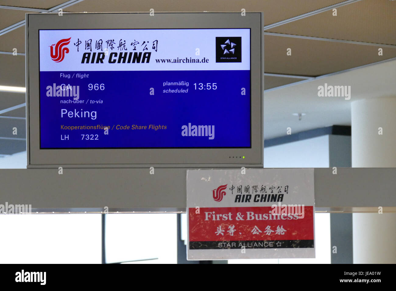 Airport operations updates hi-res stock photography and images - Alamy