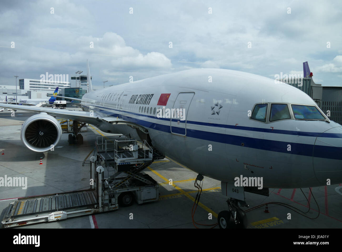 Frankfurt flight to china hi-res stock photography and images - Alamy