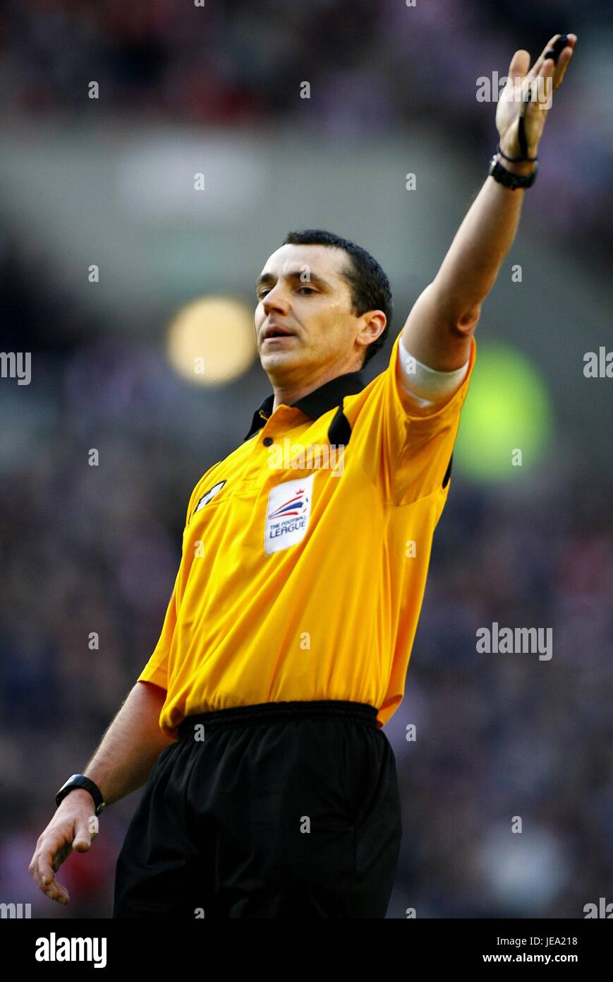 N. SWARBRICK FOOTBALL REFEREE STADIUM OF LIGHT SUNDERLAND ENGLAND 17 ...