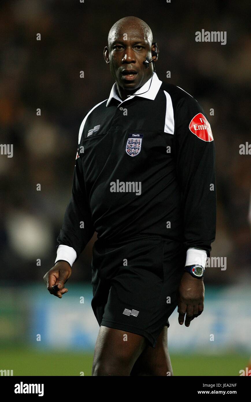 URIAH RENNIE FOOTBALL REFEREE KC STADIUM HULL ENGLAND 06 January 2007 ...