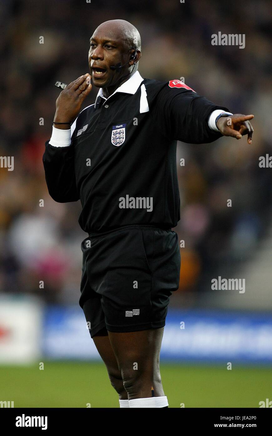 Referee uriah rennie hi-res stock photography and images - Alamy