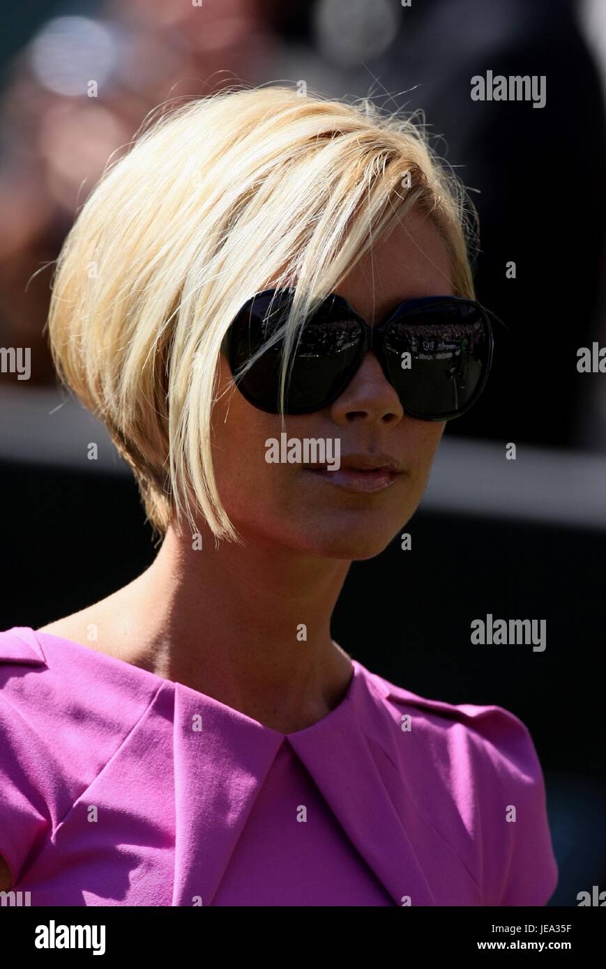 VICTORIA BECKHAM SINGER MRS DAVID BECKHAM HOME DEPOT CENTER CARSON ...