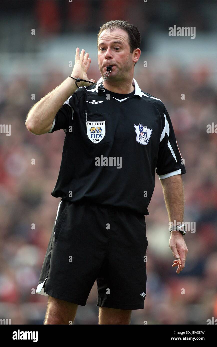 ROB STYLES PREMIERSHIP REFEREE THE EMIRATES STADIUM LONDON ENGLAND 22 ...