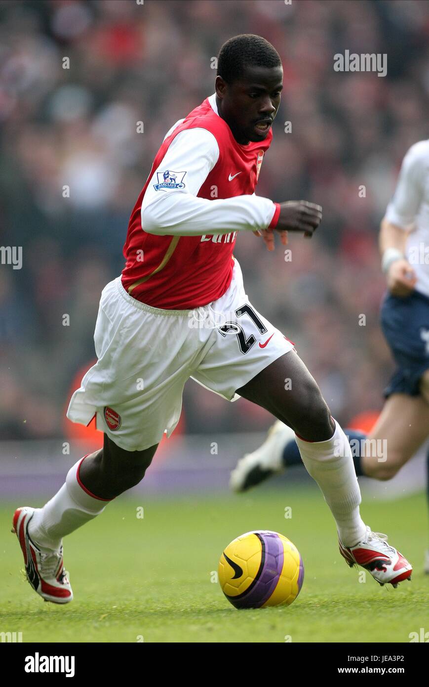 EMMANUEL EBOUE ARSENAL FC THE EMIRATES STADIUM LONDON ENGLAND 22 ...