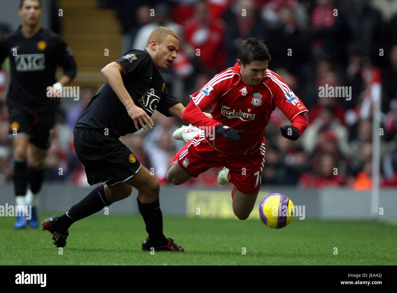 HARRY KEWELL & WES BROWN LIVERPOOL V MANCHESTER UNITED ANFIELD ...