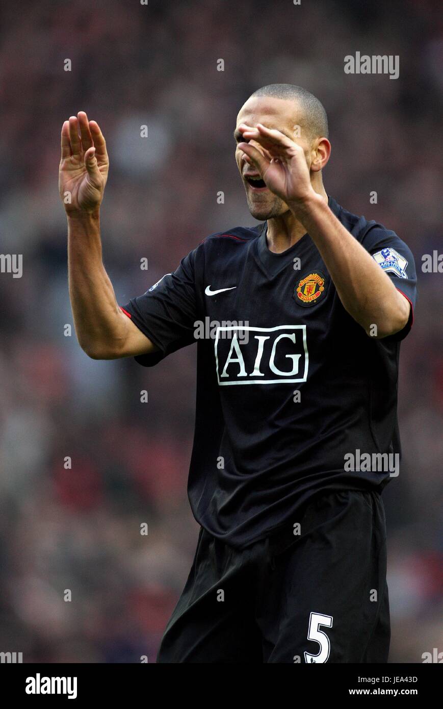 Rio ferdinand manchester united 2007 hi-res stock photography and ...