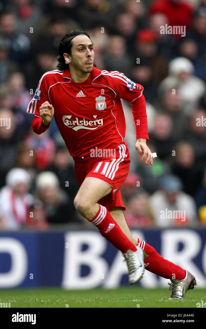 Liverpool yossi benayoun hi-res stock photography and images - Alamy