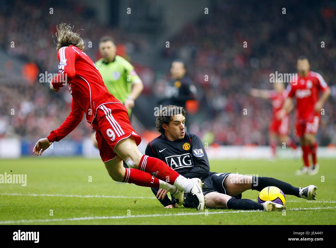 FERNANDO TORRES OWEN HARGEAVES LIVERPOOL V MANCHESTER UNITED ANFIELD ...