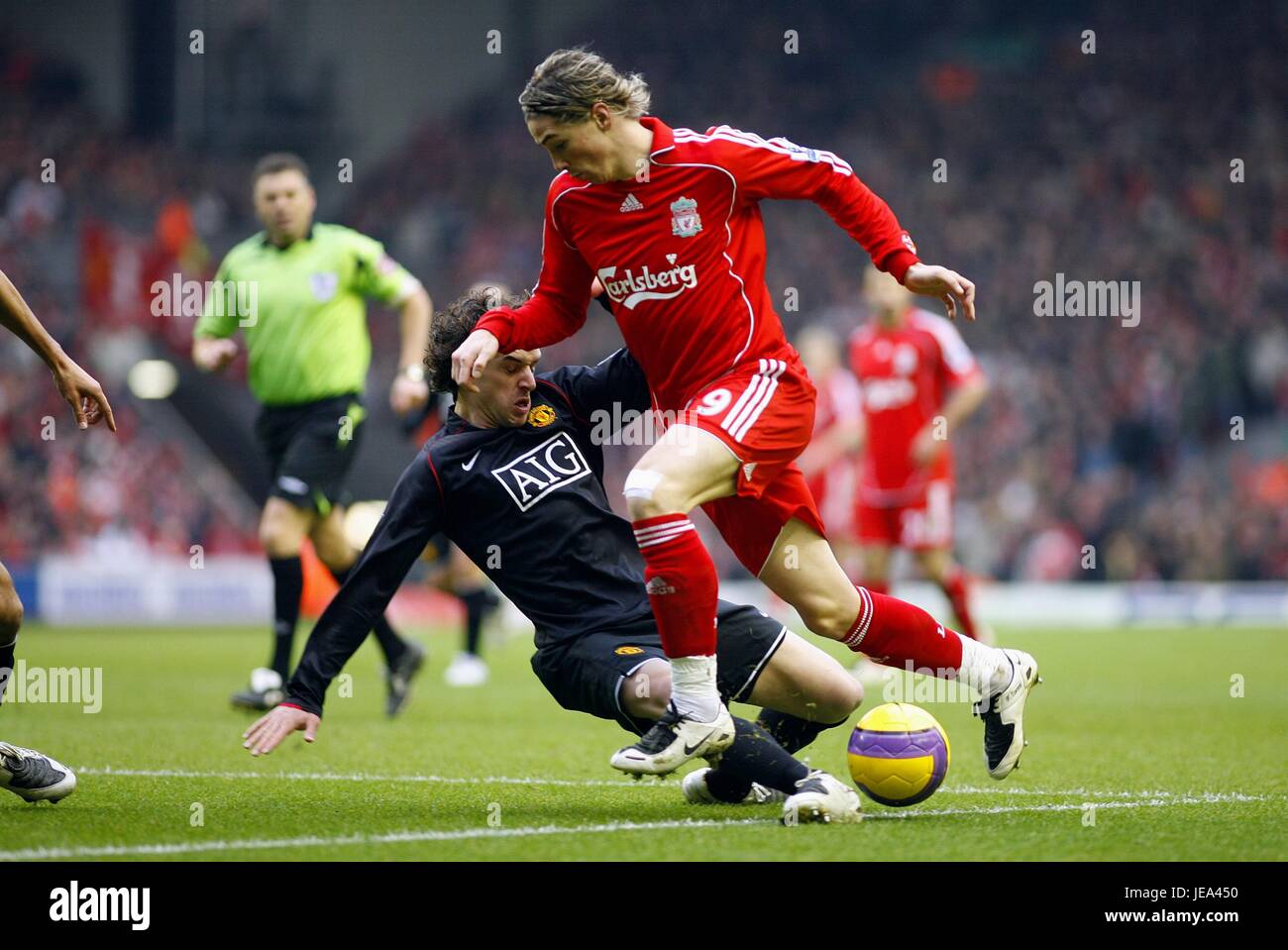 FERNANDO TORRES OWEN HARGEAVES LIVERPOOL V MANCHESTER UNITED ANFIELD ...