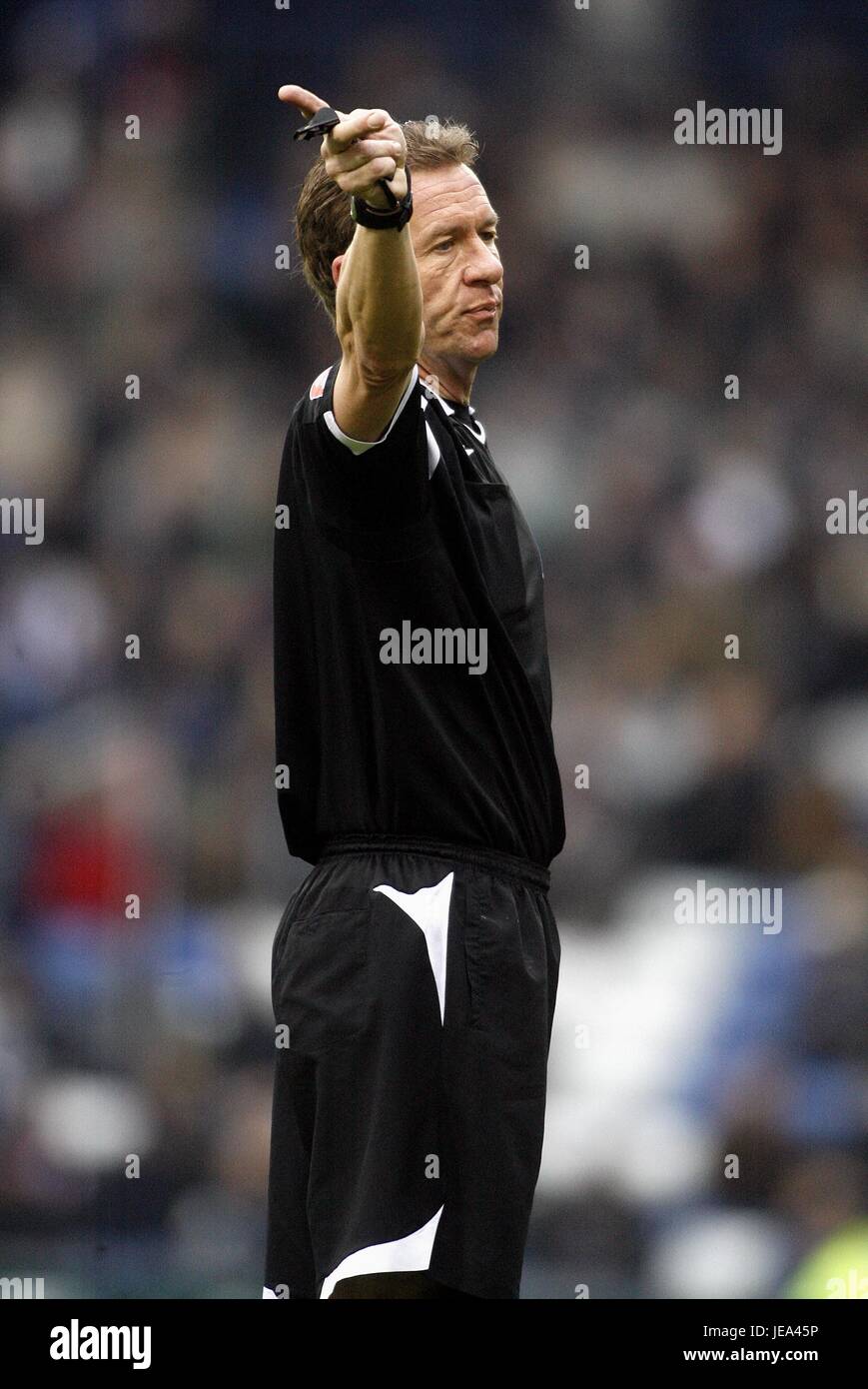 PAUL TAYLOR REFEREE THE HAWTHORNS WEST BROMWICH ENGLAND 15 December ...