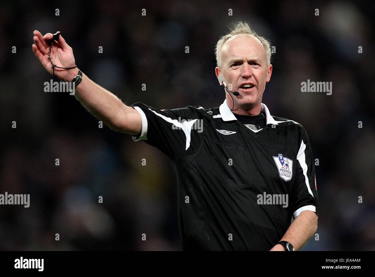 The referee peter walton hi-res stock photography and images - Alamy