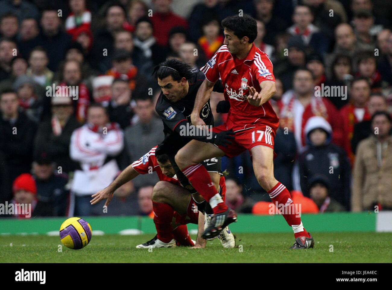 CARLOS TEVEZ & ALVARO ARBELOA LIVERPOOL V MANCHESTER UNITED ANFIELD ...